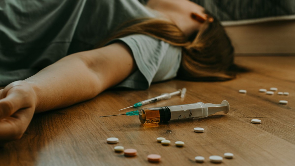 Teenage Drug & Substance Abuse, Depression: Causes Among Teens